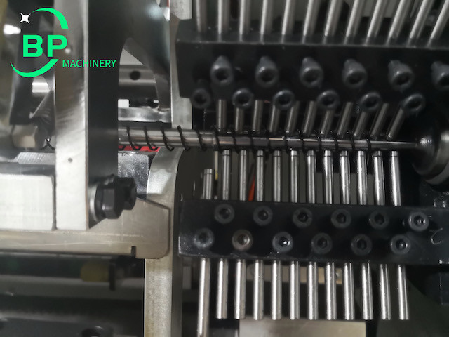 Semi Automatic Metal Spiral Binding Machine SSB420 For Notebook with ...